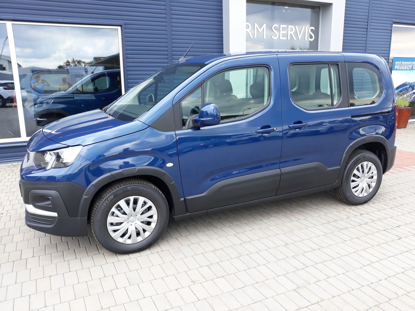 Nový Peugeot Rifter ACTIVE 1,5 Blue HDi 130 MAN6-8824 495 895 Kč ...