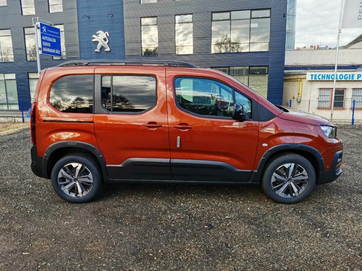 Nový Peugeot Rifter GT 1,2 Pure Tech 130 S&S E 640 000 Kč skladem ...